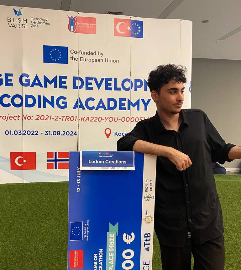 Clashub Multichain NFT Card Game